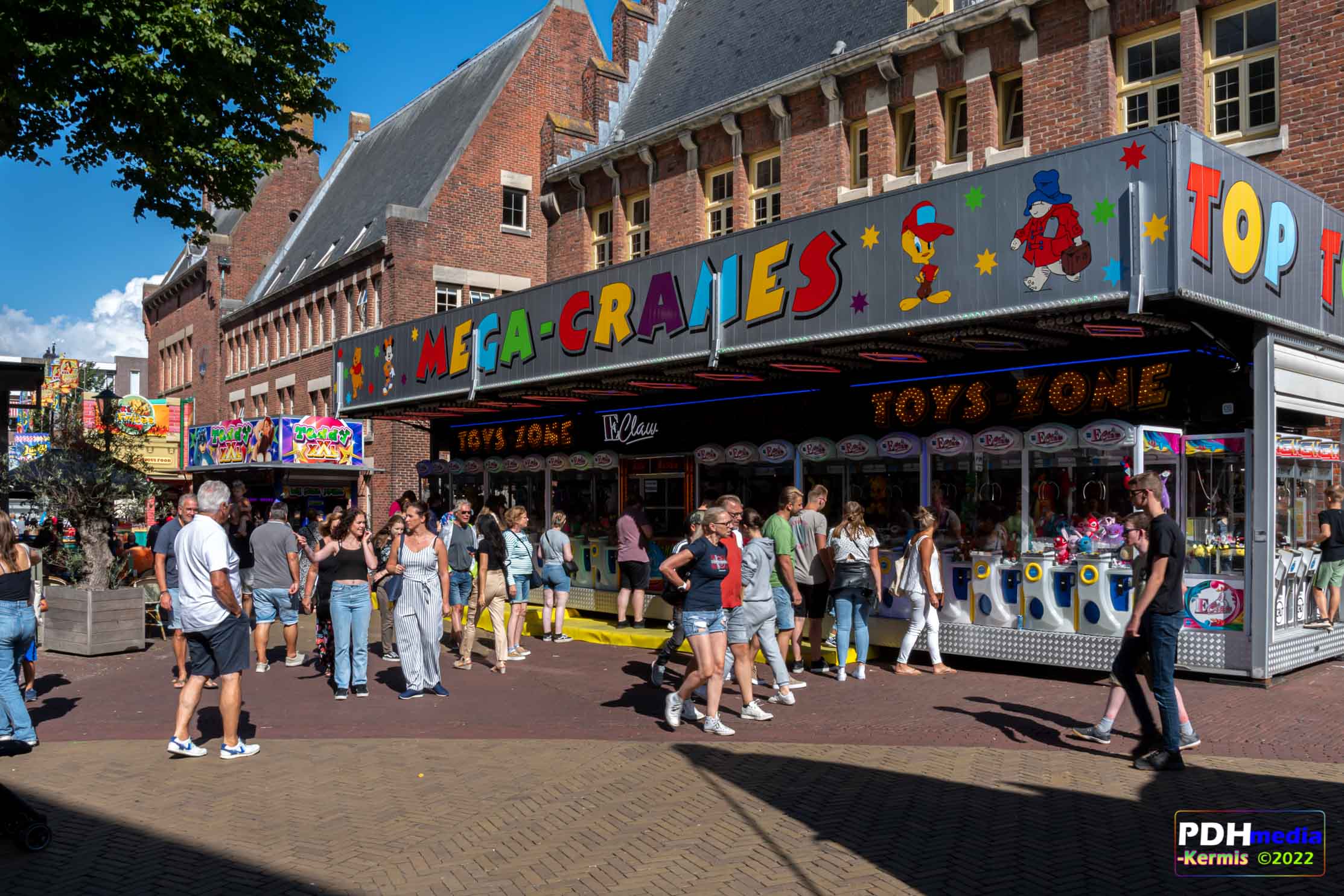 Video: Kermis Leiden 2022 - Compilatie overdag - PDHmedia Events & Kermis